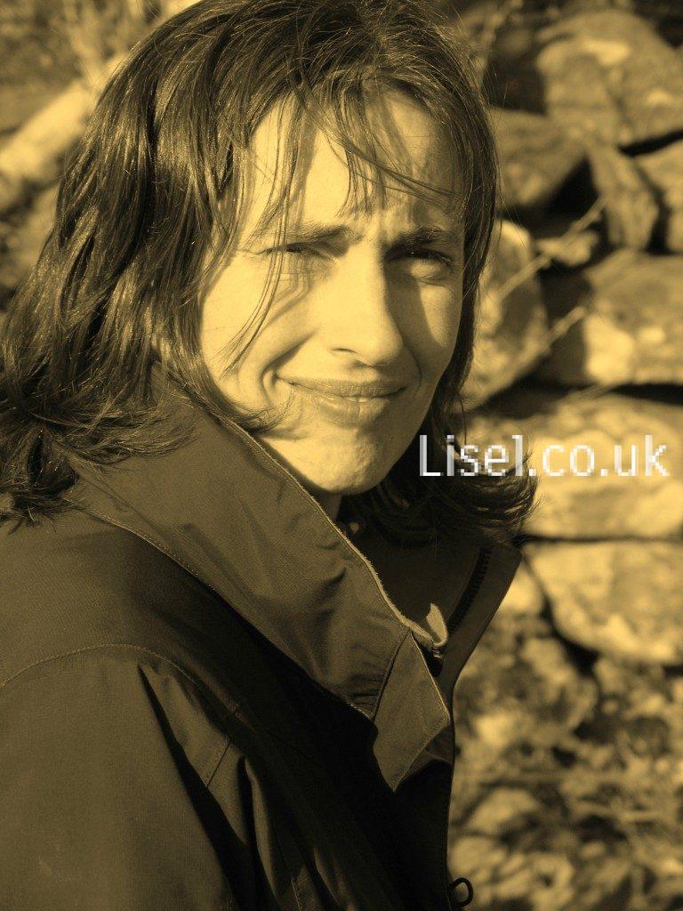 Lisel Walker - the artist - Lisel Walker